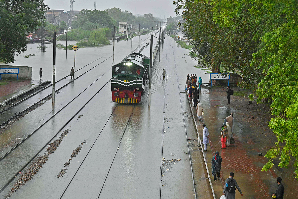 Monsoon New Spell Heavy Rainfall in Lahore - Sakshi